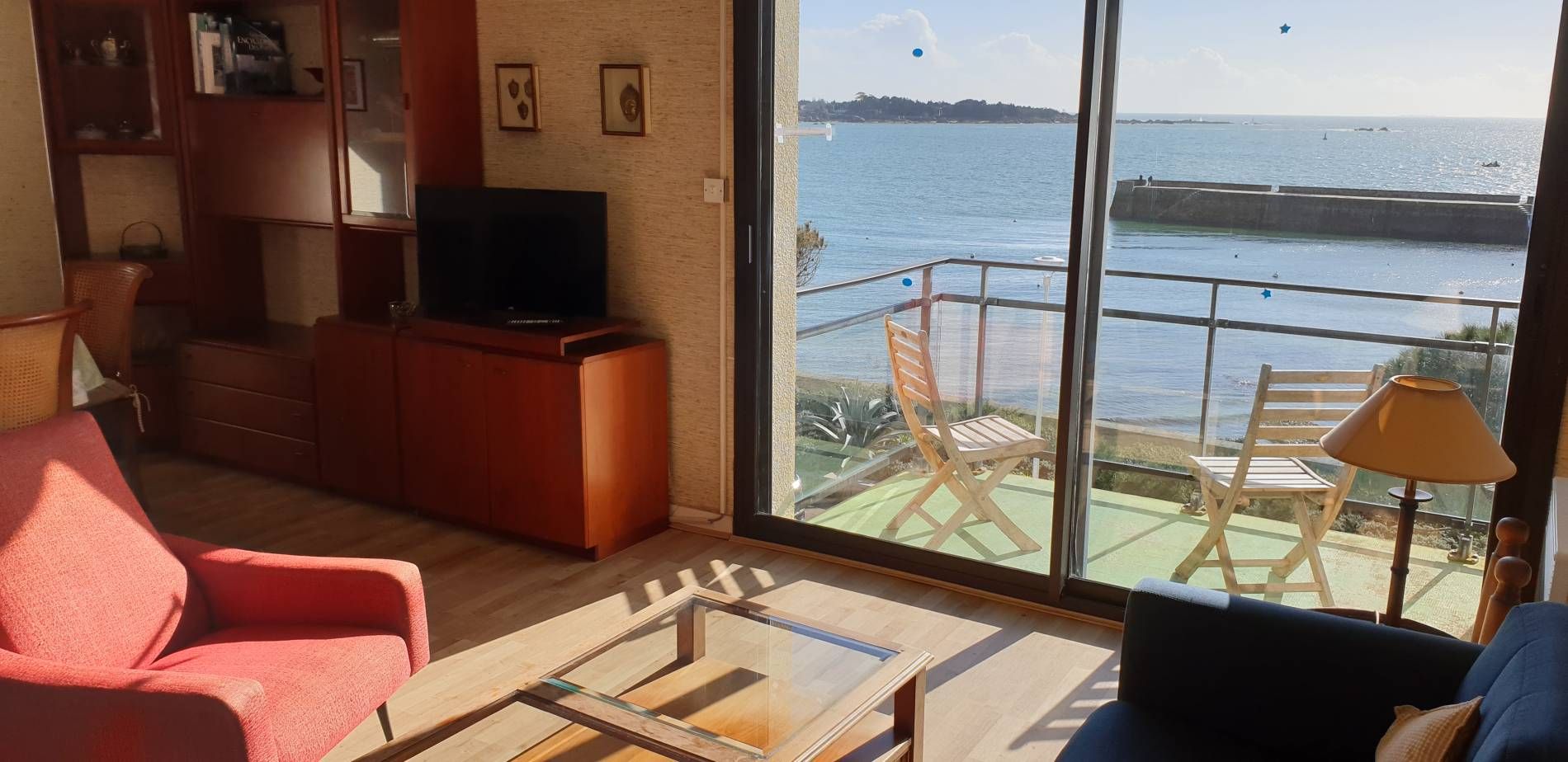 REF 412 - Bel Appartement Balcon Vue Mer Plein Centre de Concarneau